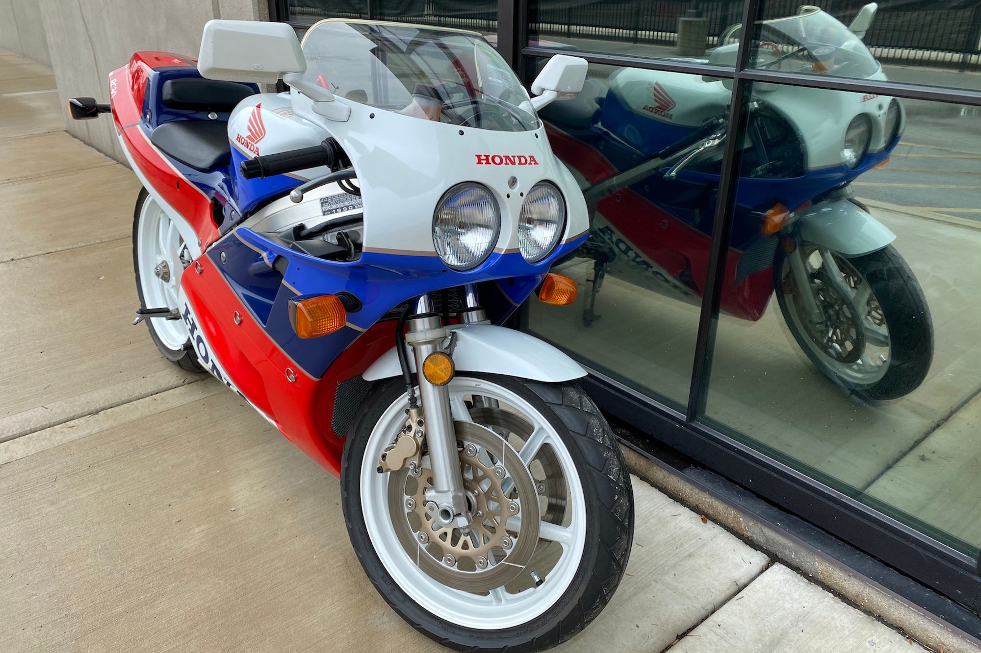 1990 Honda VFR750R Type RC30 Sold | Mouse Motors